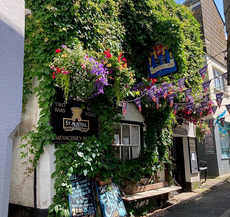 15th-century pub offering home-cooked meals, local ales, seafood, and ...